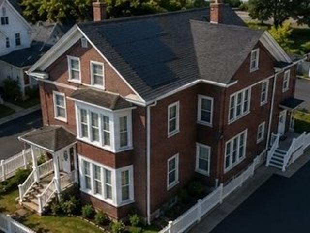 35 Florence St, Brockton, MA 02301