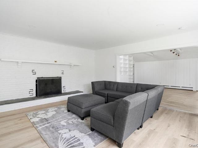 35 Gardners Lane Cottage 1
