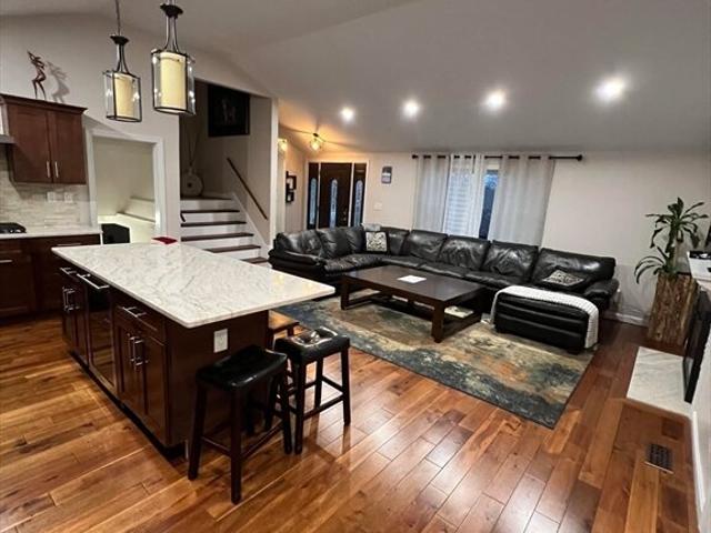 35 Glen Cir, Waltham, US, MA