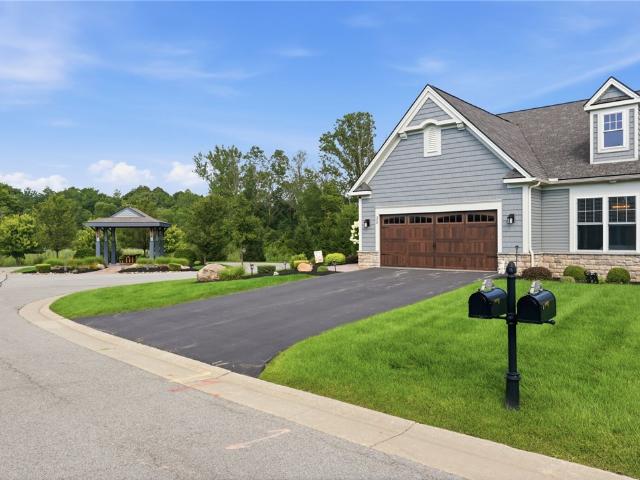 35 Greenpoint Trail