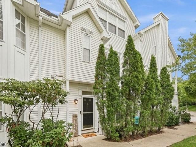 35 Hancock Dr, Morris Twp, NJ 07960