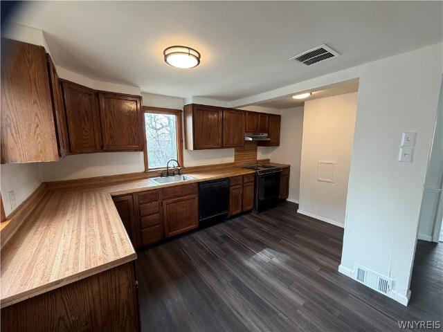 35 Hewitt Avenue