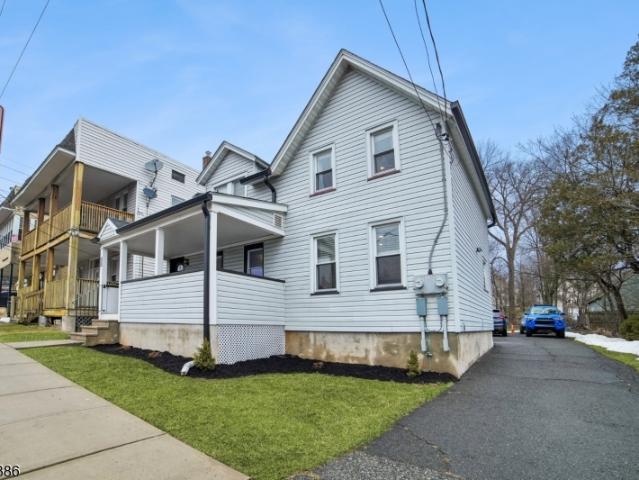 35 Hickory St