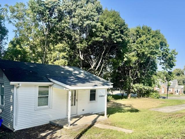 35 Highview St, Christiansburg, VA 24073
