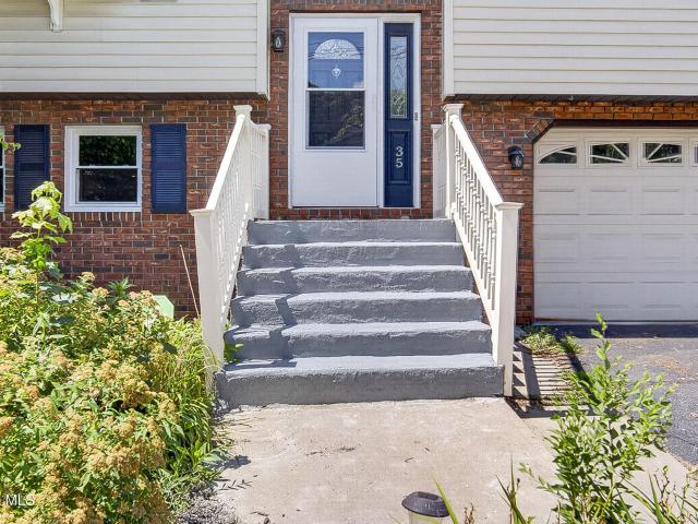 35 Hillcrest Avenue