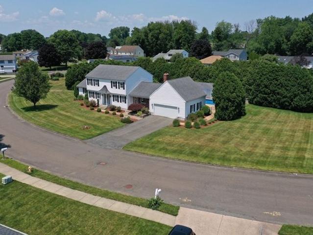 35 Jennie Cir, Agawam, MA 01001