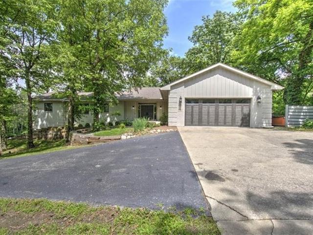 35 Lake Pt, Decatur, IL 62521