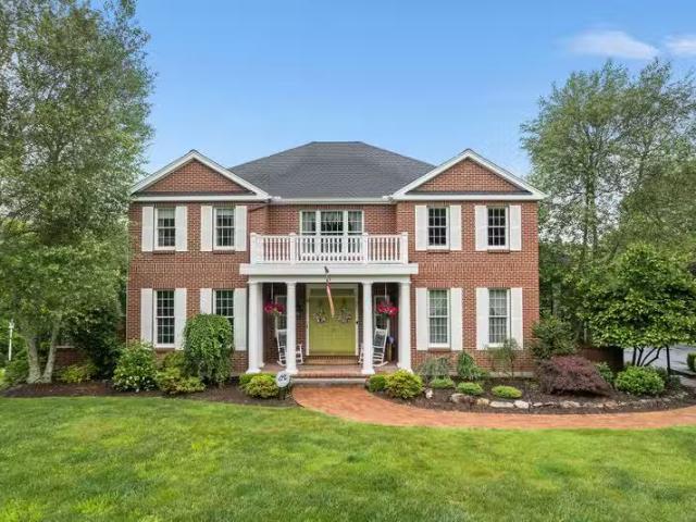 35 Lake Ridge Rd, Southbury, CT 06488 MLS #24105810