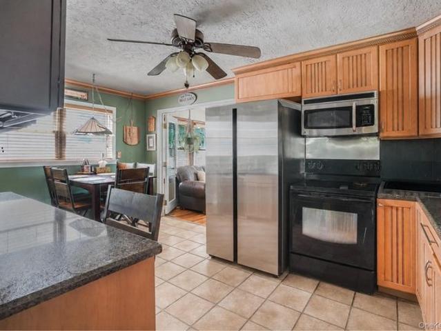 35 Lakeview Ave, Poughkeepsie, NY 12601