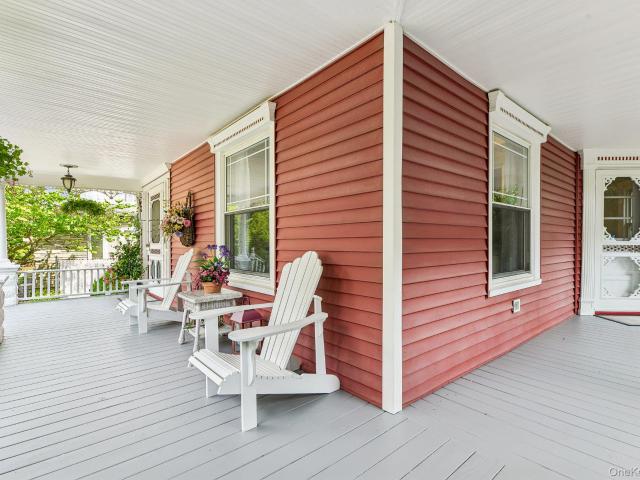 35 Lee Avenue