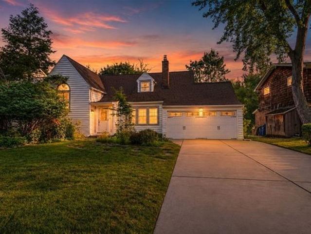 35 Lehn Springs Dr, Buffalo, NY 14221