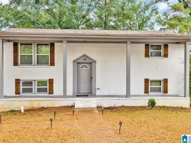 35 LINDEN CIR, HUEYTOWN, AL 35023
