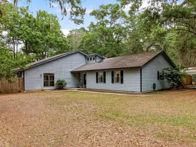 35 Live Oak Ln, Saint Marys, GA 31558