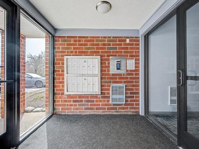 35 Longworth Ave, Unit 12, Brockton, MA 02301 | MLS #73502 | Compass