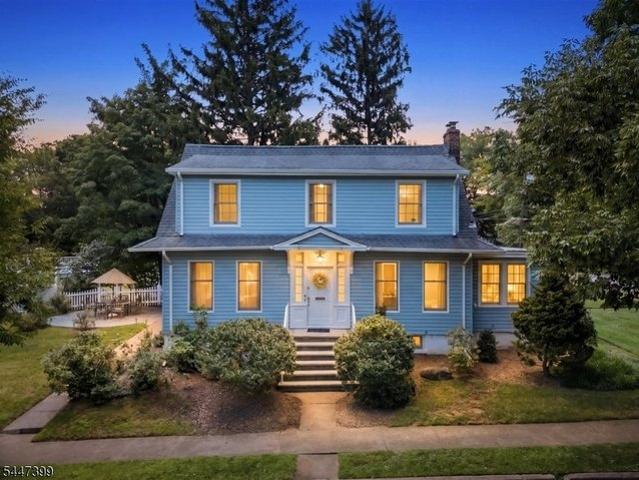 35 Lowell St, Westwood, NJ 07675