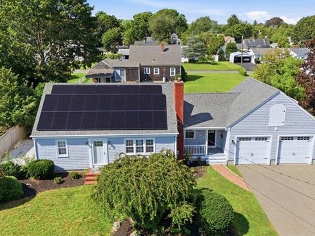 35 Ludlow St, Acushnet, MA 02743