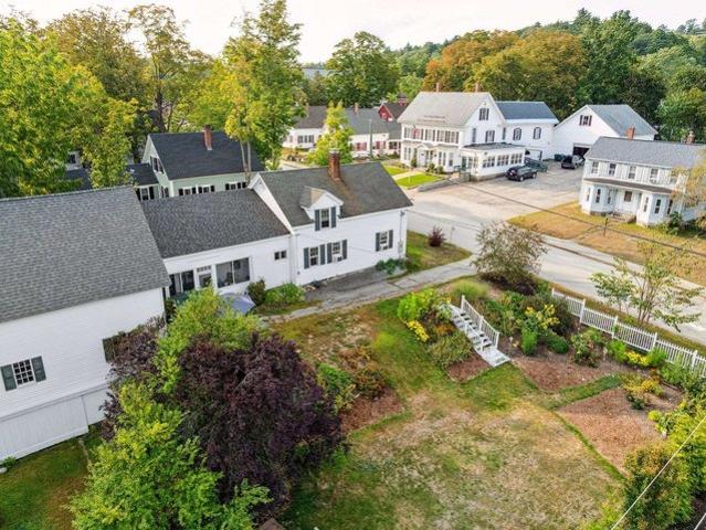 35 Maple St, Wilton, NH 03086