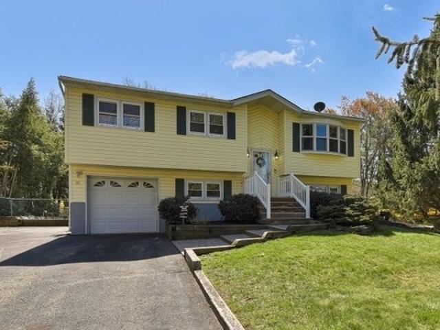 35 Mary Ann Rd, Jefferson Township, NJ 07438