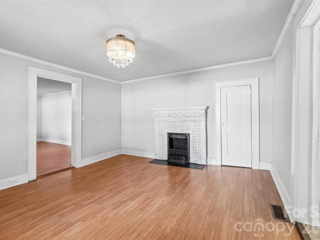 35 Marsh Avenue