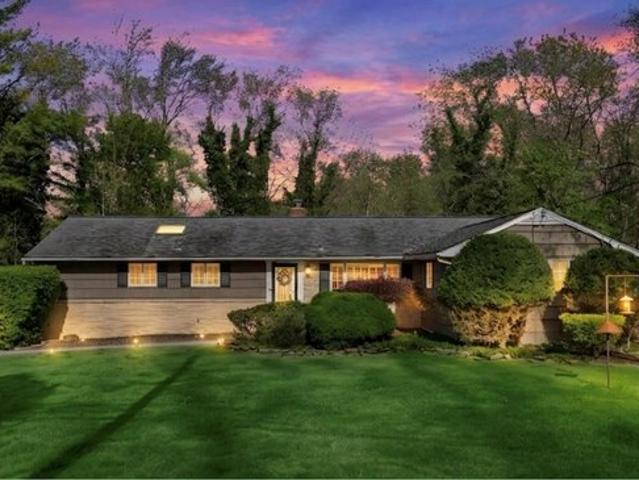35 Mayer Dr, Suffern, NY 10901