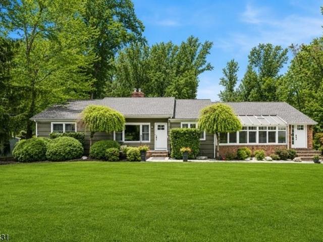 35 Mercier Pl, Berkeley Heights Twp, NJ 07922