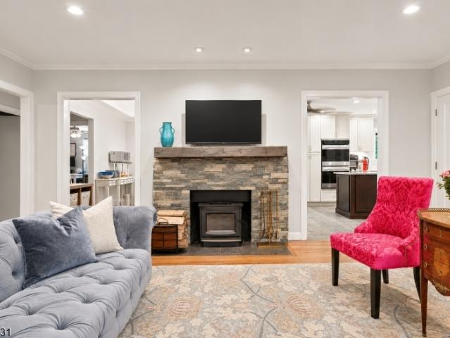35 Mercier Pl