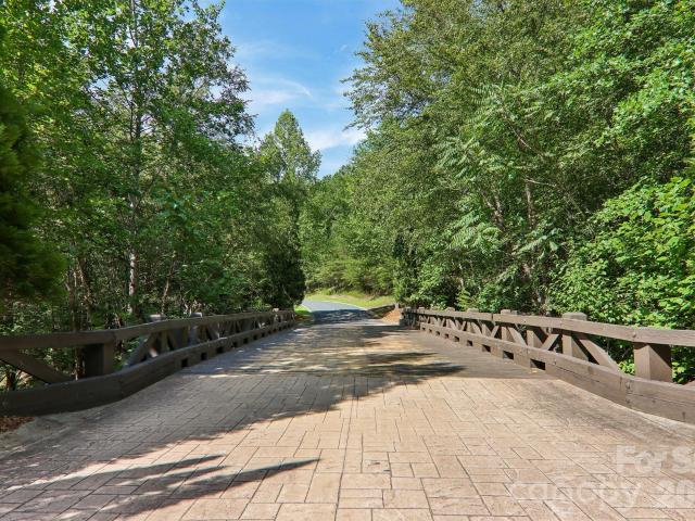 35 Mountain Parkway