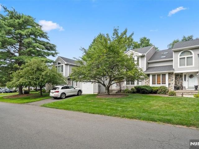 35 Mulford Dr, Wayne, NJ 07470
