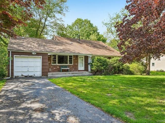 35 Old Middletown Rd, New City, NY 10956