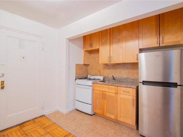 35 Oliver Street # 1D