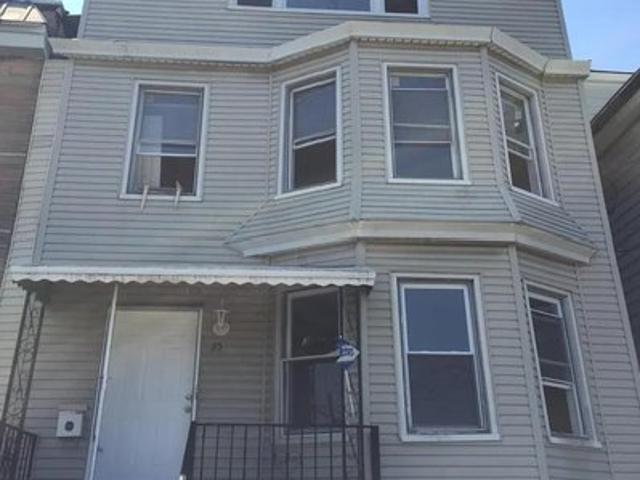 35 Orient Ave, Jersey City, NJ 07305