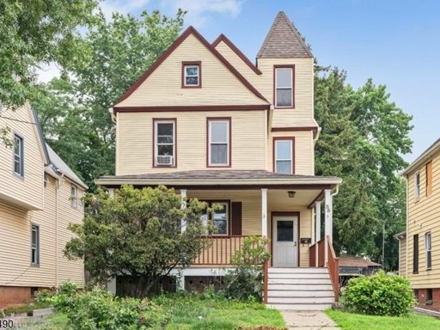 35 Park Ave, Dumont, NJ 07628