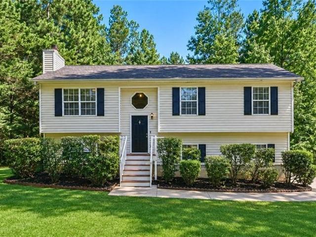 35 Pine Shadows Ct, Dallas, GA 30157