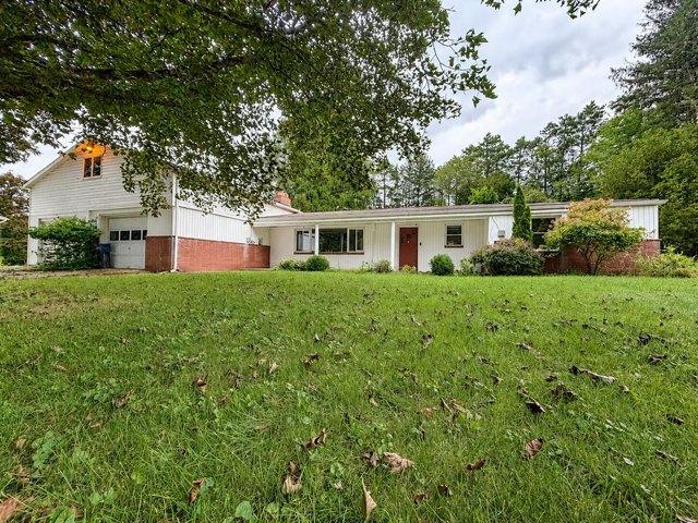 35 Pioneer Rd, Emporium, PA 15834