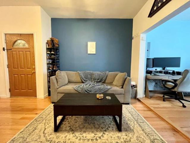 35 Poplar St #2R, Jersey City, NJ 07307