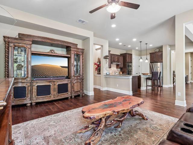 35 Prestonwood Cir