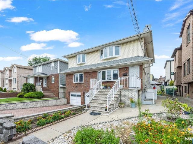 35 Ruby Avenue