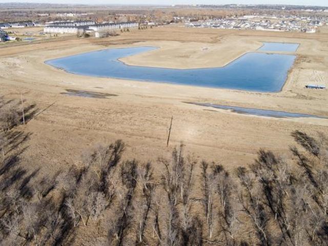 35 Rutland Cir, Bismarck, ND 58504