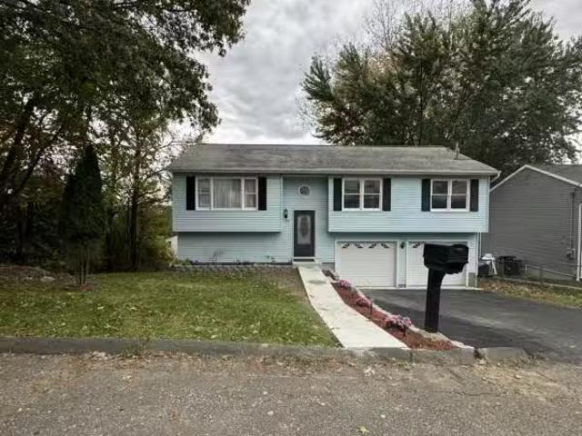 35 SANTORO ST, WATERBURY, CT 06704 Single Family Residence For.