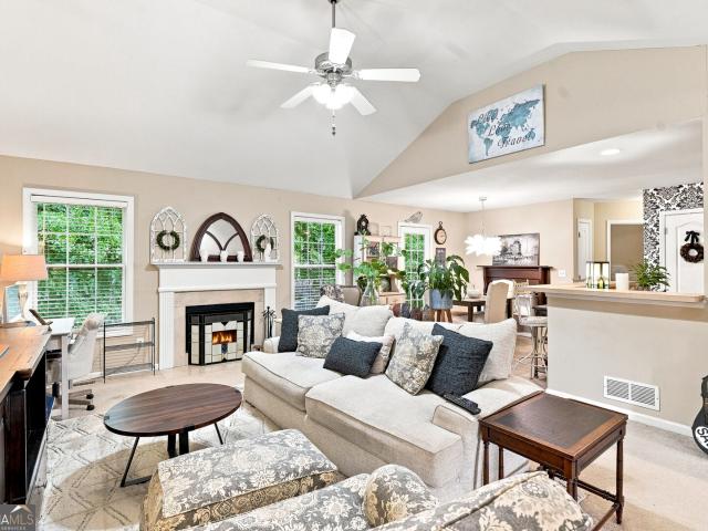 35 Sandstone Court
