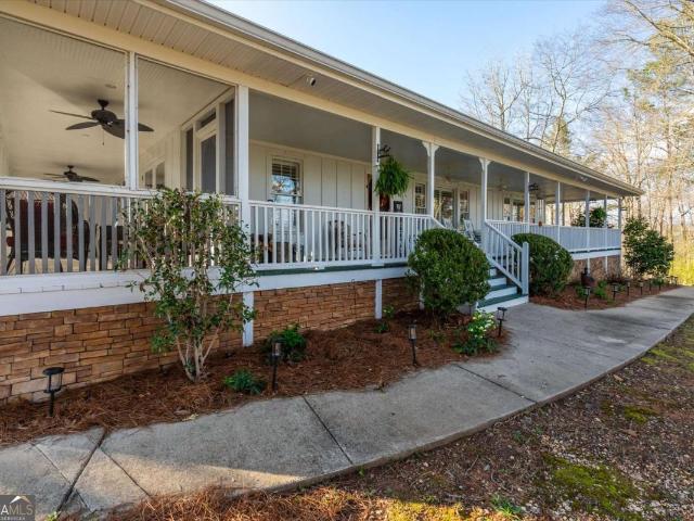 35 Saddleback Farms Dr, Newnan, GA 30263 | MLS #10709