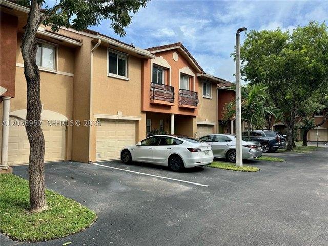 35 SE 3rd Ave Unit 11, Hallandale Beach, FL 33009