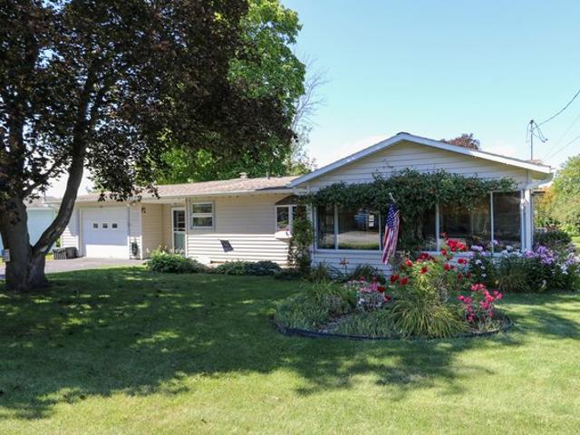 35 Seneca Dr, Plattsburgh, NY 12901