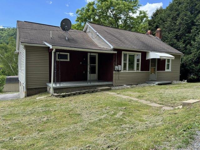 35 Smith Hill Rd, Weedville, PA 15868
