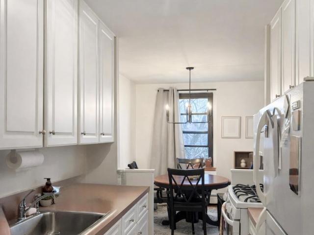 35 Stewart Place 205
