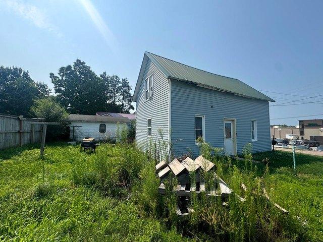 36041 Lee St, Whitehall, WI 54773