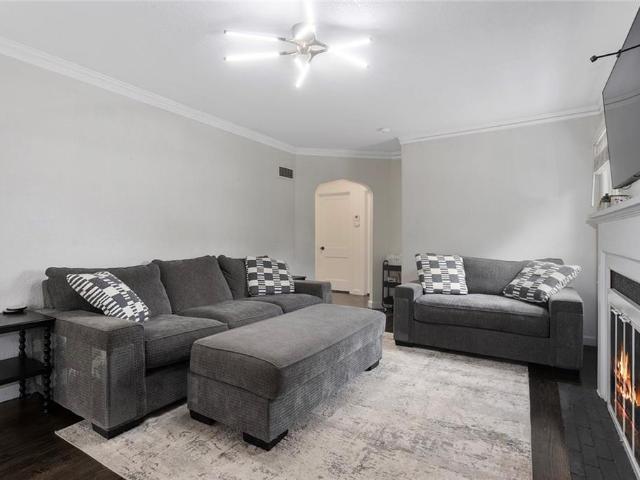 3604 NE 34th Terrace