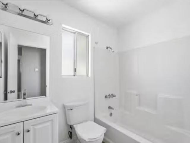 3604 Panama Ln #A, Bakersfield, CA 93313