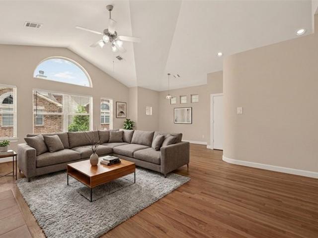 3605 Main Plaza Dr, South Houston, TX 77025