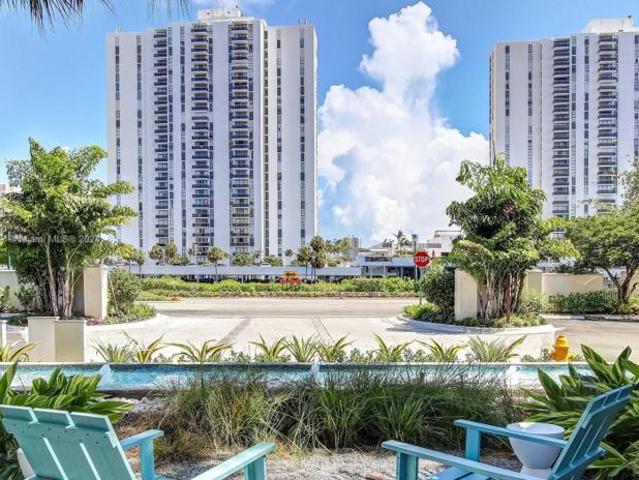 3605 NE 207th St #4208, Aventura, FL 33180
